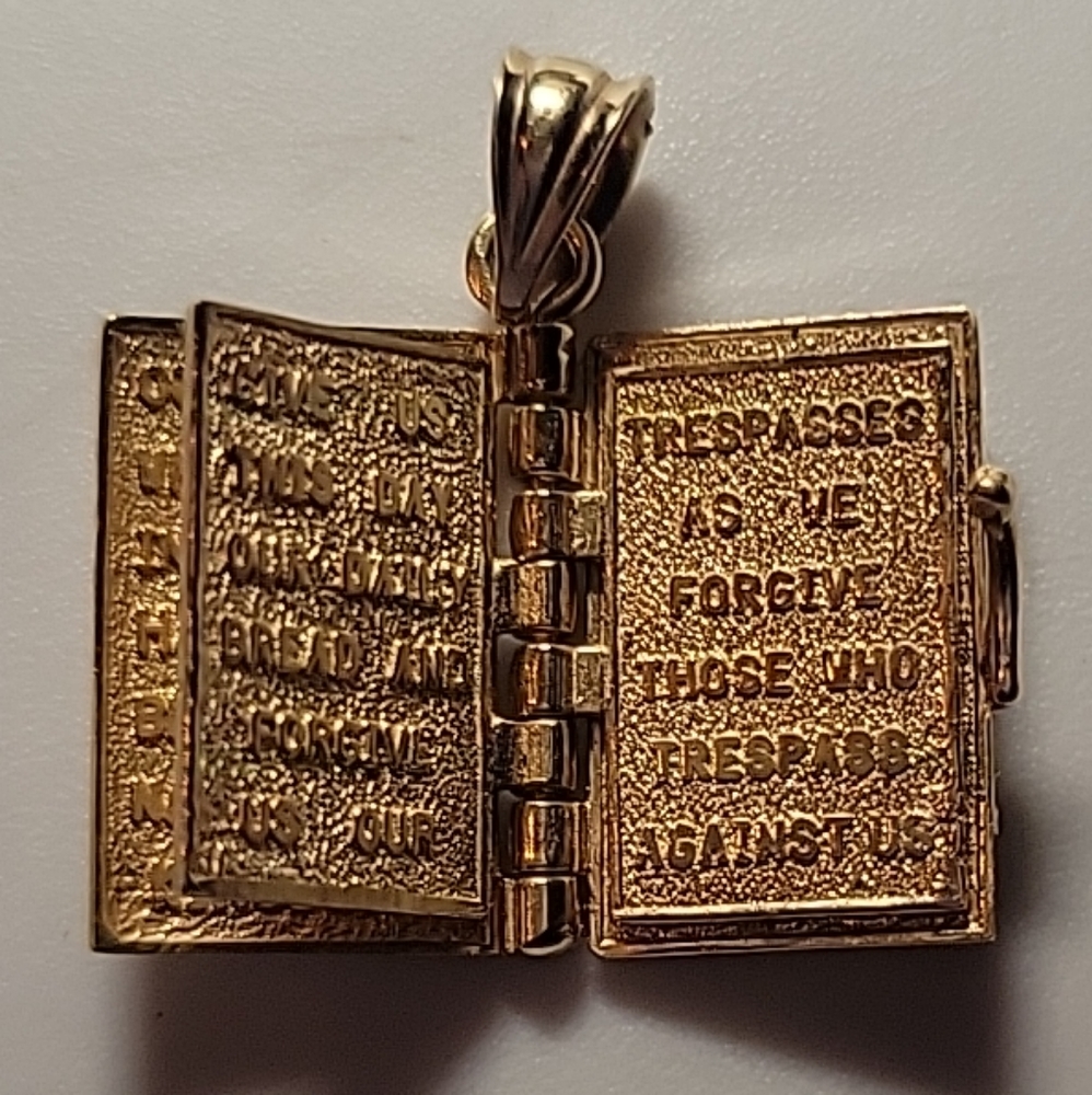 14k Gold Bible Pendant W/ 5 Movable Pages Inscribed W… - Gem